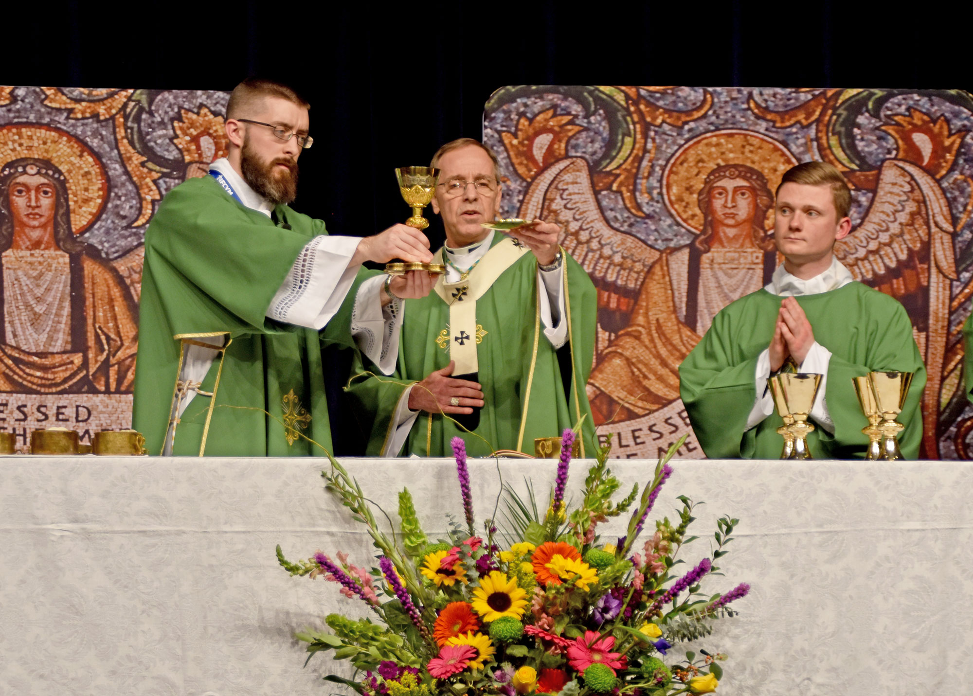 Archbishop calls on archdiocesan youths at NCYC to be ‘eucharistic ...